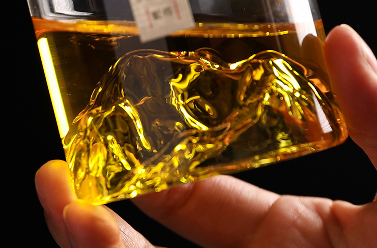 Elevate Your Whisky Experience with Japanese Craftsmanship – SohoKo.